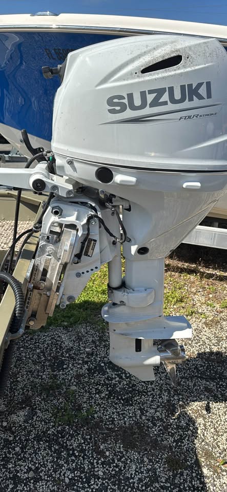 2019 Tracker Topper 15